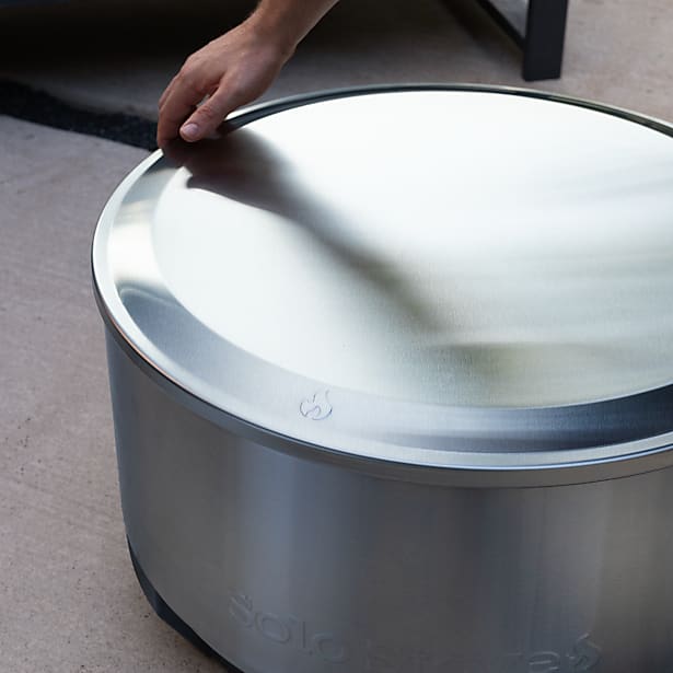 Summit 24 Essential Smokeless Fire Pit Bundle Solo Stove