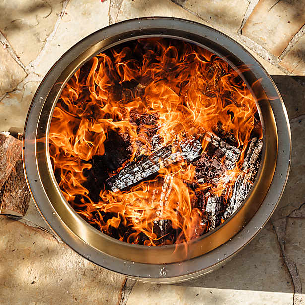 Canyon Fire Pit + Surround | Fire Pit with Protective Barrier Solo Stove