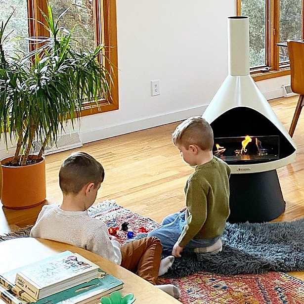 Lloyd Modern Gel Fuel Fireplace | Indoor Flames Solo Stove