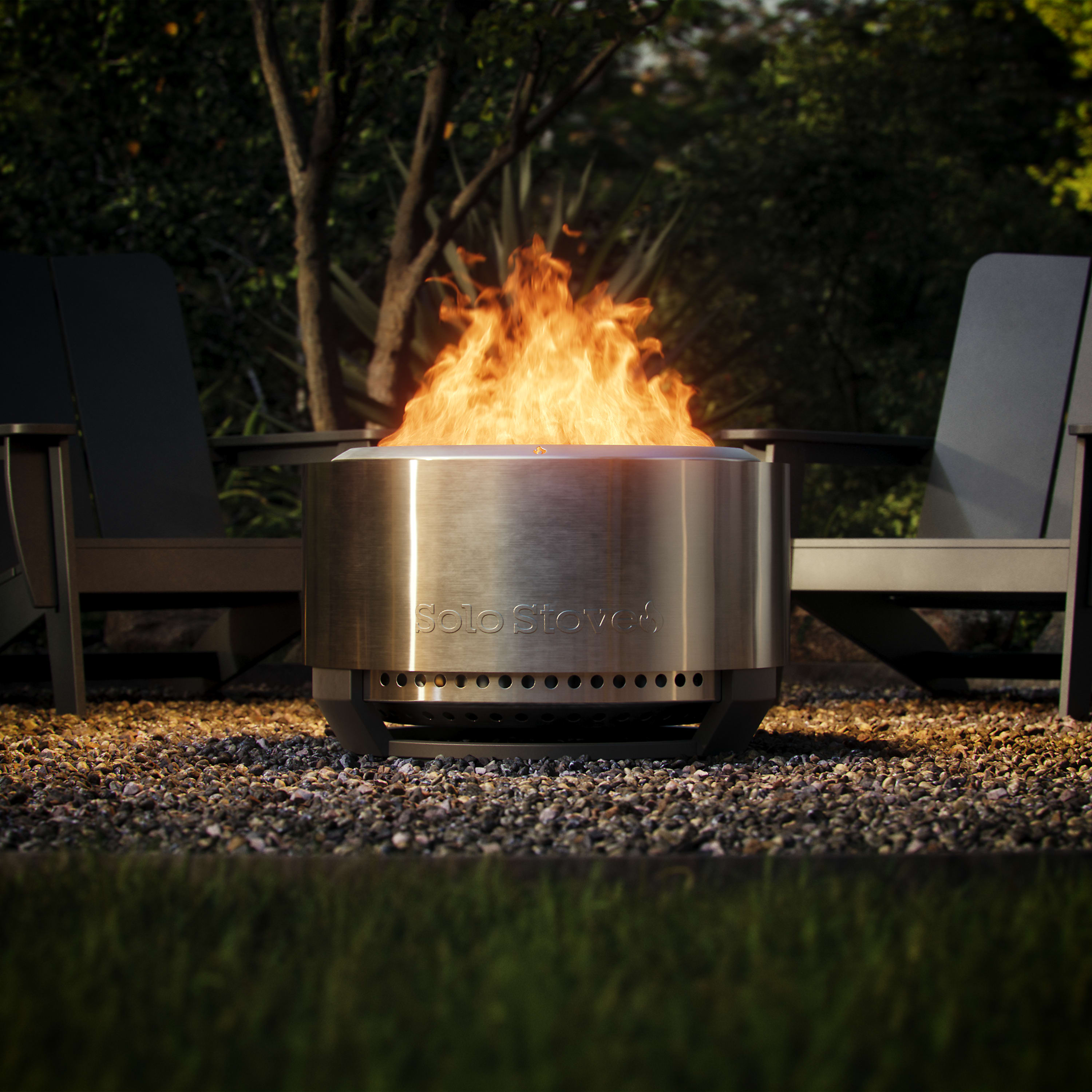 Summit 24™ Smokeless Fire Pit Solo Stove
