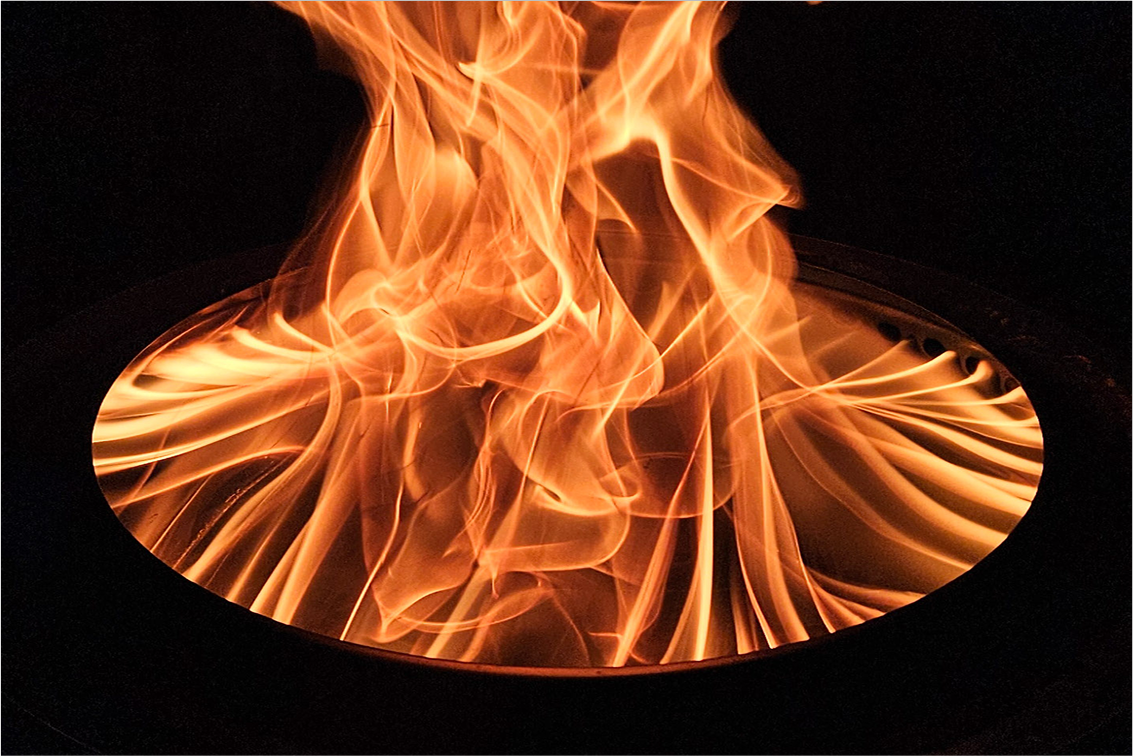 Meet the Solo Stove Signature Flame™ Solo Stove